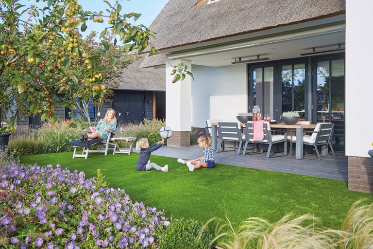 Revolutionary artificial grass that changes color with the seasons | CFJ